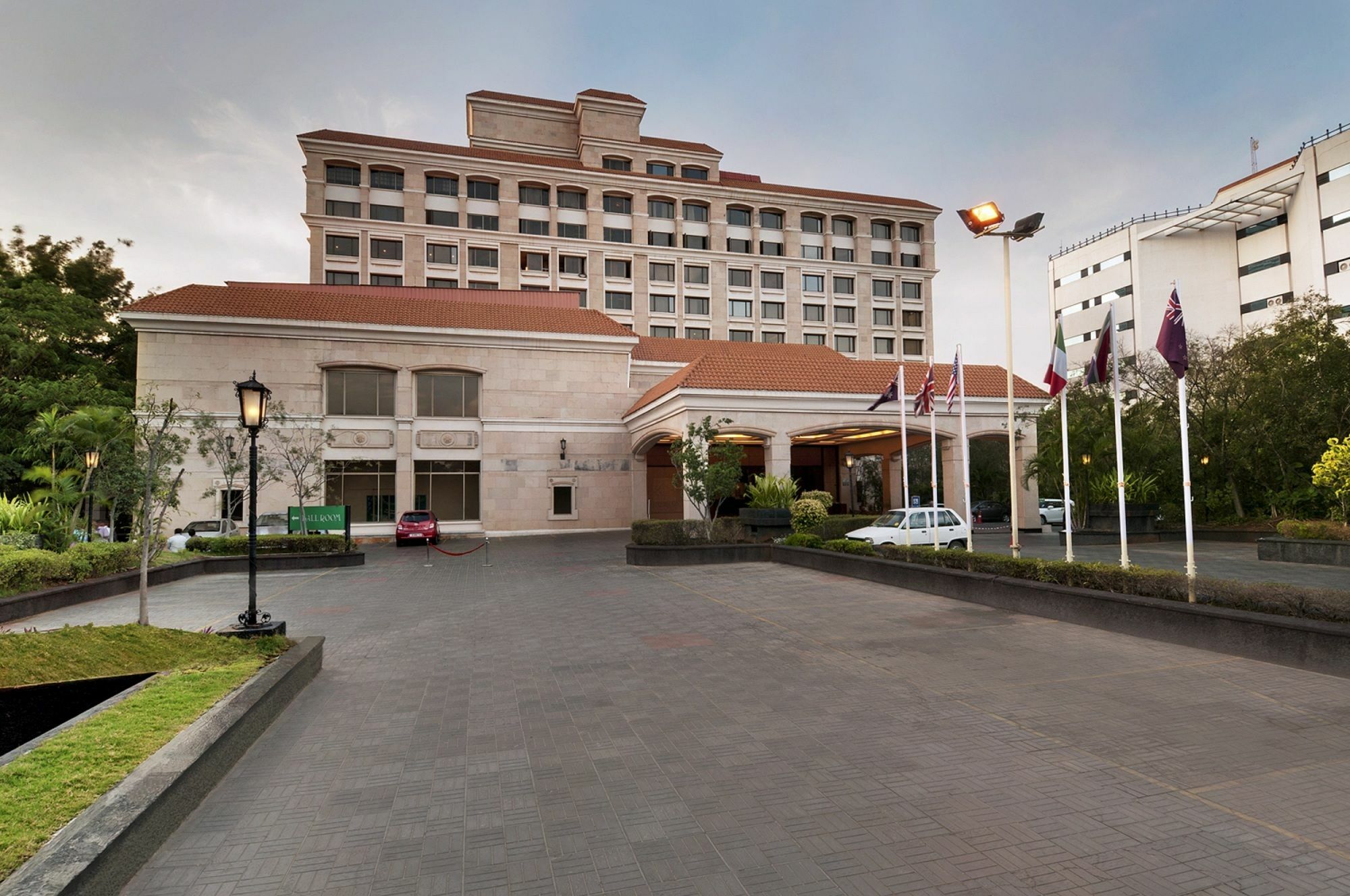 HOTEL RESIDENCY TOWERS COIMBATORE | ⋆⋆⋆⋆⋆ | INDIA | SEASON DEALS FROM $71